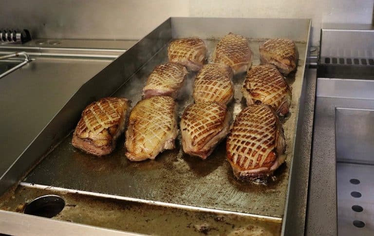 Guide On How To Clean Rust Off A Commercial Griddle